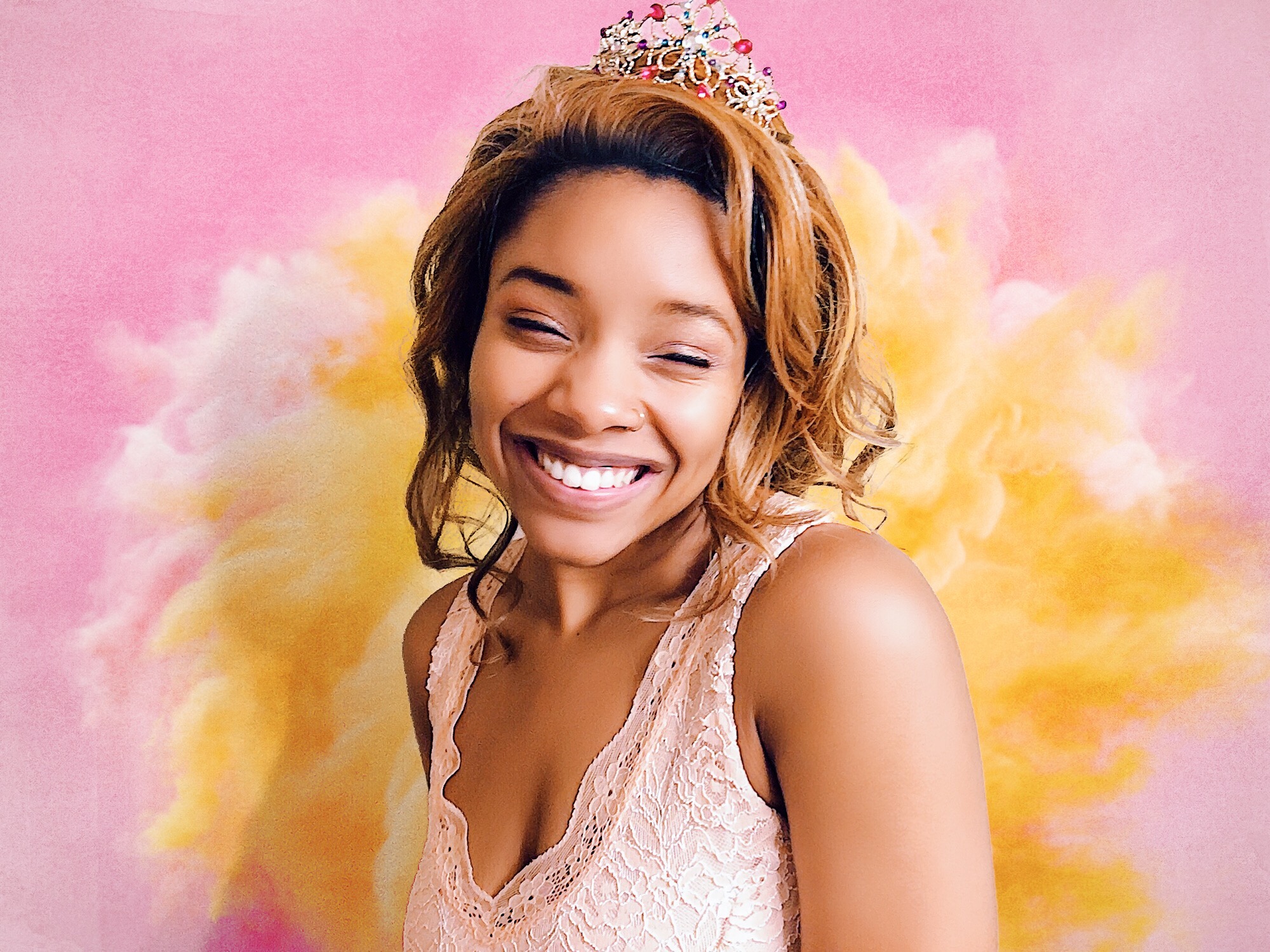 Influencer And Designer Chelli Johnson Exudes Good Cheer On Social ...