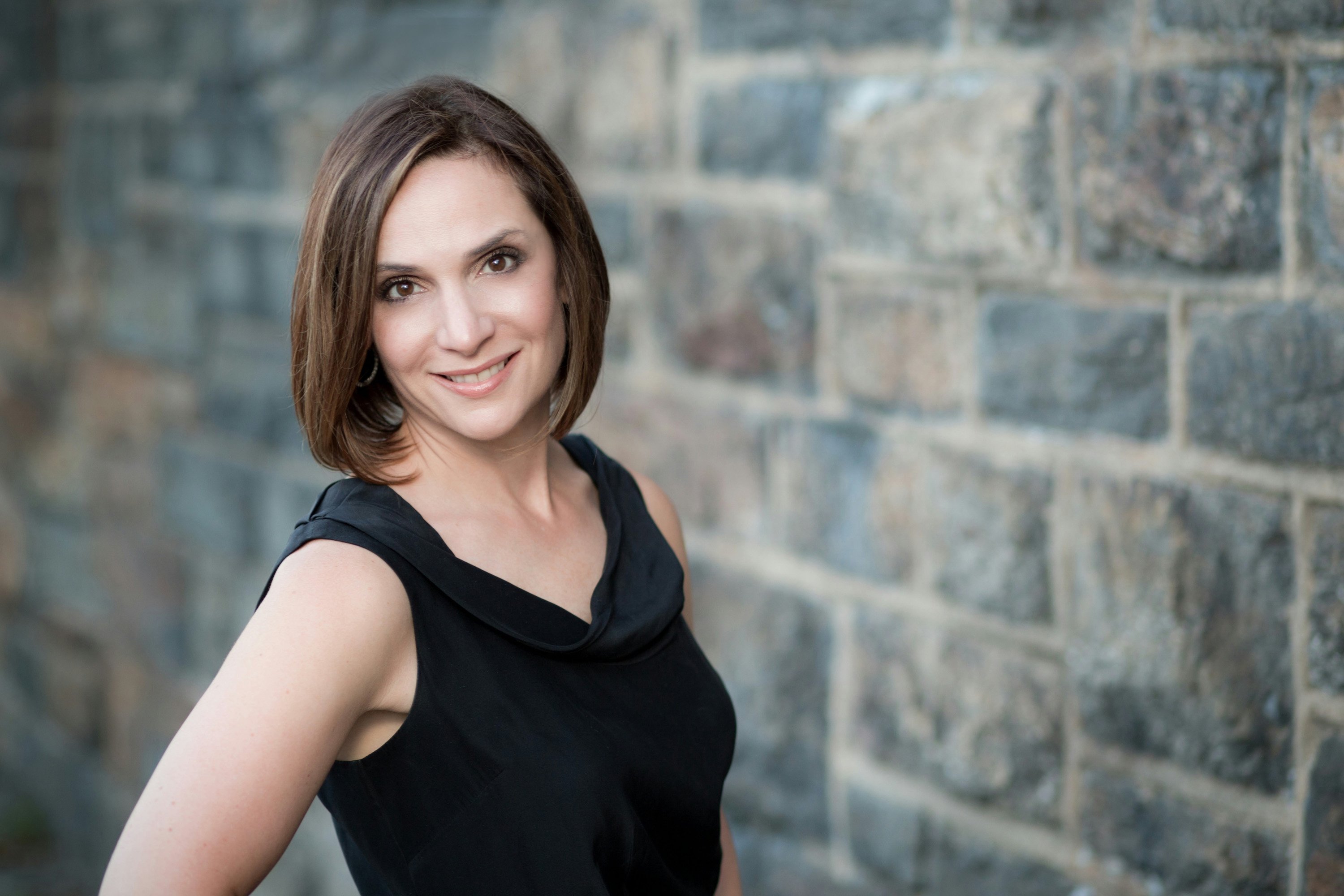 RéVive CEO Elana Drell-Szyfer Rallies The Beauty Industry To Assess And ...